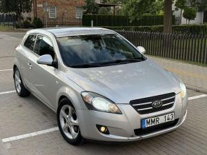 Pelēks Kia Ceed 2008 Ukmergė, ar dzinēja tilpumu 1.99 L un nobraukumu 270 tūkst. km par 1300 €, foto 3 vietnē AUTOMOTO.COM.LV