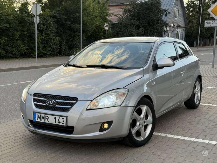 Pelēks Kia Ceed 2008 Ukmergė, ar dzinēja tilpumu 1.99 L un nobraukumu 270 tūkst. km par 1300 €, foto 6 vietnē AUTOMOTO.COM.LV