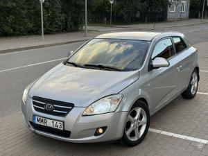 Pelēks Kia Ceed 2008 Ukmergė, ar dzinēja tilpumu 1.99 L un nobraukumu 270 tūkst. km par 1300 €, foto 7 vietnē AUTOMOTO.COM.LV