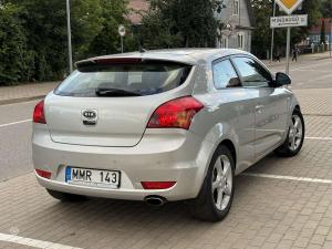 Pelēks Kia Ceed 2008 Ukmergė, ar dzinēja tilpumu 1.99 L un nobraukumu 270 tūkst. km par 1300 €, foto 8 vietnē AUTOMOTO.COM.LV