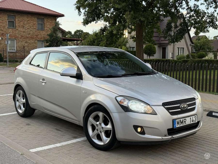 Pelēks Kia Ceed 2008 Ukmergė, ar dzinēja tilpumu 1.99 L un nobraukumu 270 tūkst. km par 1300 €, foto 10 vietnē AUTOMOTO.COM.LV