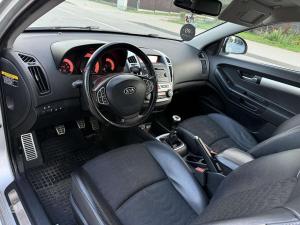 Pelēks Kia Ceed 2008 Ukmergė, ar dzinēja tilpumu 1.99 L un nobraukumu 270 tūkst. km par 1300 €, foto 12 vietnē AUTOMOTO.COM.LV