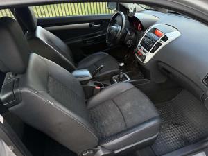 Pelēks Kia Ceed 2008 Ukmergė, ar dzinēja tilpumu 1.99 L un nobraukumu 270 tūkst. km par 1300 €, foto 15 vietnē AUTOMOTO.COM.LV