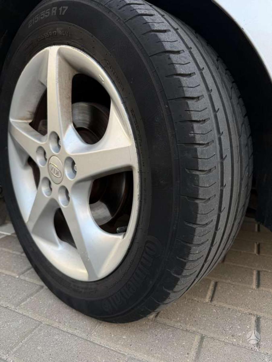 Pelēks Kia Ceed 2008 Ukmergė, ar dzinēja tilpumu 1.99 L un nobraukumu 270 tūkst. km par 1300 €, foto 19 vietnē AUTOMOTO.COM.LV