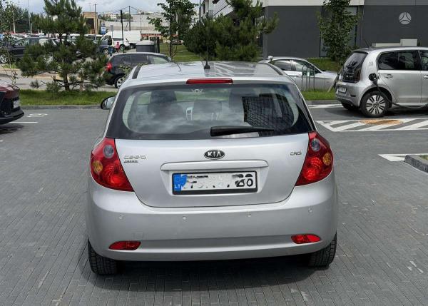 Pelēks Kia Ceed 2009 Viļņa, ar dzinēja tilpumu 1.58 L un nobraukumu 200 tūkst. km par 2950 €, foto 5 vietnē AUTOMOTO.COM.LV