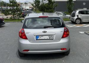 Pelēks Kia Ceed 2009 Viļņa, ar dzinēja tilpumu 1.58 L un nobraukumu 200 tūkst. km par 2950 €, foto 6 vietnē AUTOMOTO.COM.LV