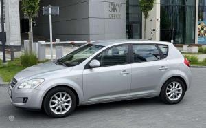 Pelēks Kia Ceed 2009 Viļņa, ar dzinēja tilpumu 1.58 L un nobraukumu 200 tūkst. km par 2950 €, foto 8 vietnē AUTOMOTO.COM.LV