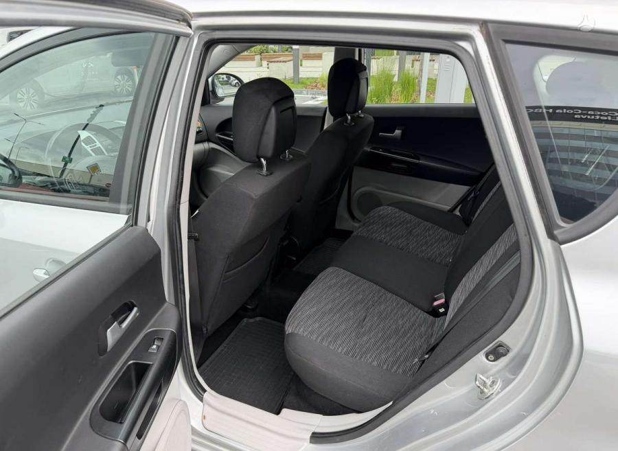 Pelēks Kia Ceed 2009 Viļņa, ar dzinēja tilpumu 1.58 L un nobraukumu 200 tūkst. km par 2950 €, foto 13 vietnē AUTOMOTO.COM.LV
