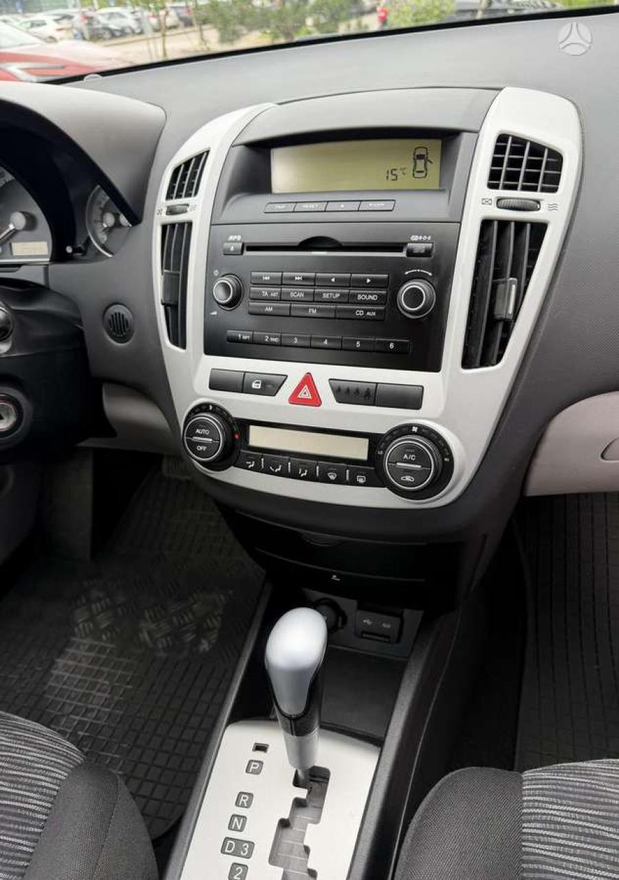 Pelēks Kia Ceed 2009 Viļņa, ar dzinēja tilpumu 1.58 L un nobraukumu 200 tūkst. km par 2950 €, foto 17 vietnē AUTOMOTO.COM.LV
