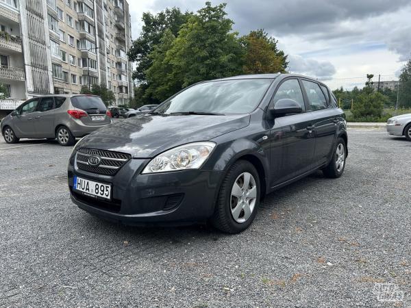Pelēks Kia Ceed 2009 Viļņa, ar dzinēja tilpumu 1.60 L un nobraukumu 207 tūkst. km par 1650 €, foto 1 vietnē AUTOMOTO.COM.LV