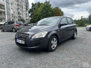 Pelēks Kia Ceed 2009 Viļņa, ar dzinēja tilpumu 1.60 L un nobraukumu 207 tūkst. km par 1650 €, foto  vietnē AUTOMOTO.COM.LV