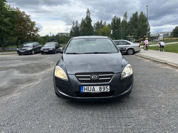 Pelēks Kia Ceed 2009 Viļņa, ar dzinēja tilpumu 1.60 L un nobraukumu 207 tūkst. km par 1650 €, foto 2 vietnē AUTOMOTO.COM.LV
