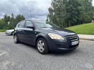 Grey Kia Ceed 2009 in Vilnius, with an engine capacity of 1.60 L and mileage of 207 thousand km for 1650 €, photo 4 on AUTOMOTO.COM.LV