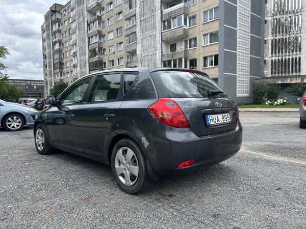 Pelēks Kia Ceed 2009 Viļņa, ar dzinēja tilpumu 1.60 L un nobraukumu 207 tūkst. km par 1650 €, foto 6 vietnē AUTOMOTO.COM.LV