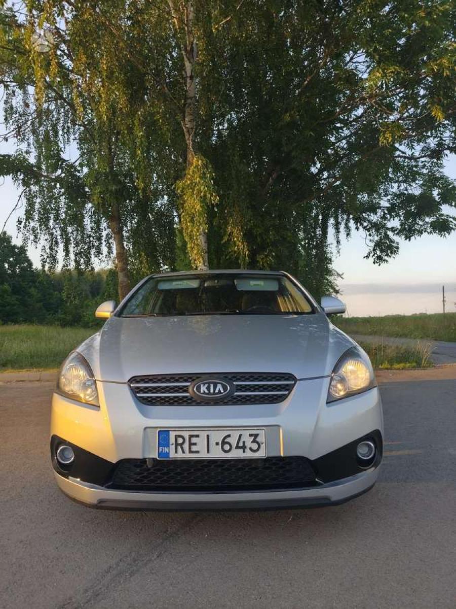 Pelēks Kia Ceed 2009 Joniškis, ar dzinēja tilpumu 1.58 L un nobraukumu 431 tūkst. km par 2050 €, foto 5 vietnē AUTOMOTO.COM.LV