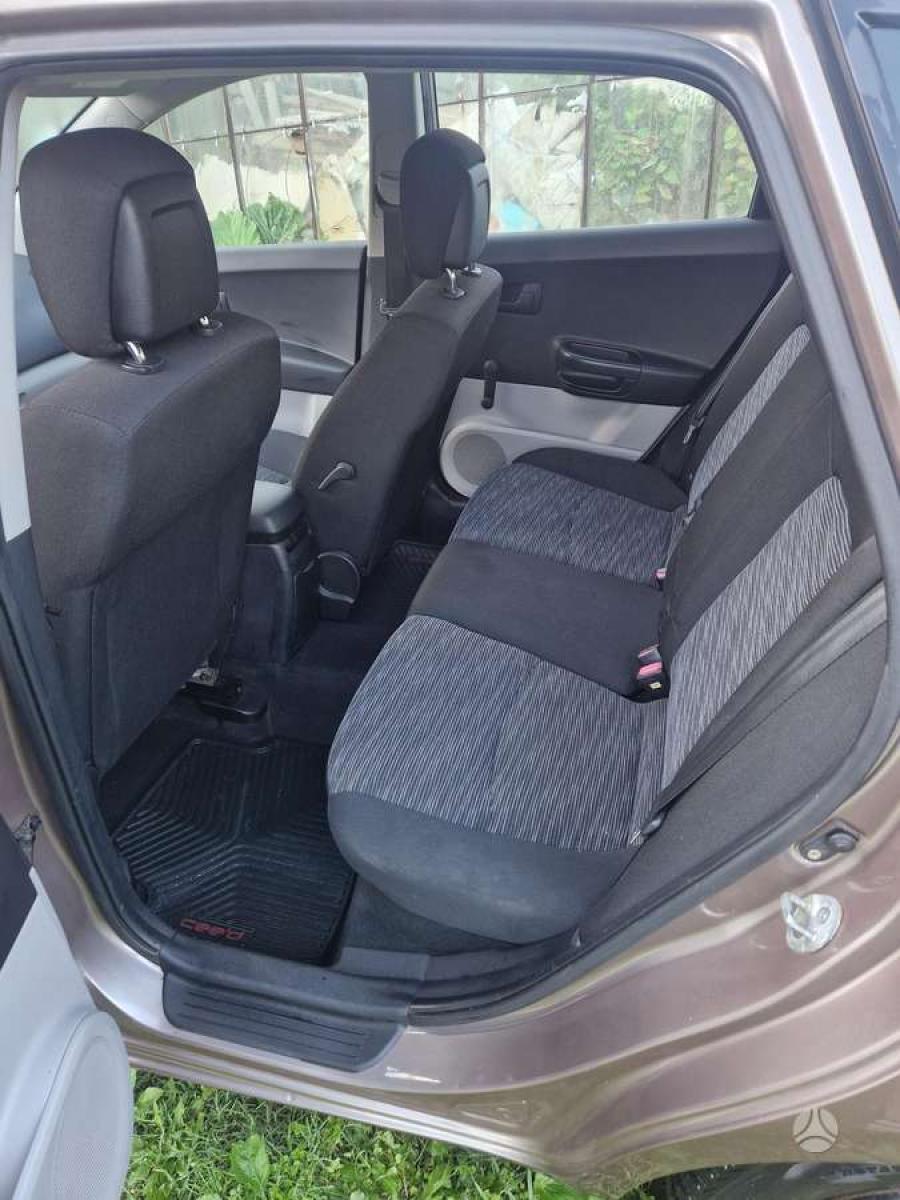 Pelēks Kia Ceed 2009 Kauņa, ar dzinēja tilpumu 1.40 L un nobraukumu 135 tūkst. km par 3000 €, foto 8 vietnē AUTOMOTO.COM.LV