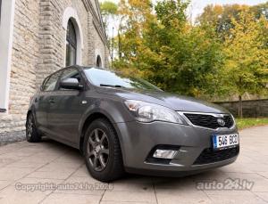 Pelēks Kia Ceed 2009 Tallina, ar dzinēja tilpumu 1.60 L un nobraukumu 300 tūkst. km par 2499 €, foto 3 vietnē AUTOMOTO.COM.LV