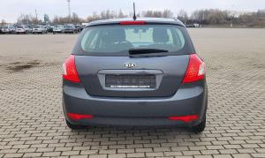 Grey Kia Ceed 2010 in Marijampole, with an engine capacity of 1.59 L and mileage of 157 thousand km for 3000 €, photo 7 on AUTOMOTO.COM.LV