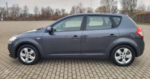 Grey Kia Ceed 2010 in Marijampole, with an engine capacity of 1.59 L and mileage of 157 thousand km for 3000 €, photo 12 on AUTOMOTO.COM.LV