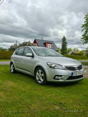 Grey Kia Ceed 2010 in Turi, with an engine capacity of 1.60 L and mileage of 294 thousand km for 2499 €, photo 3 on AUTOMOTO.COM.LV