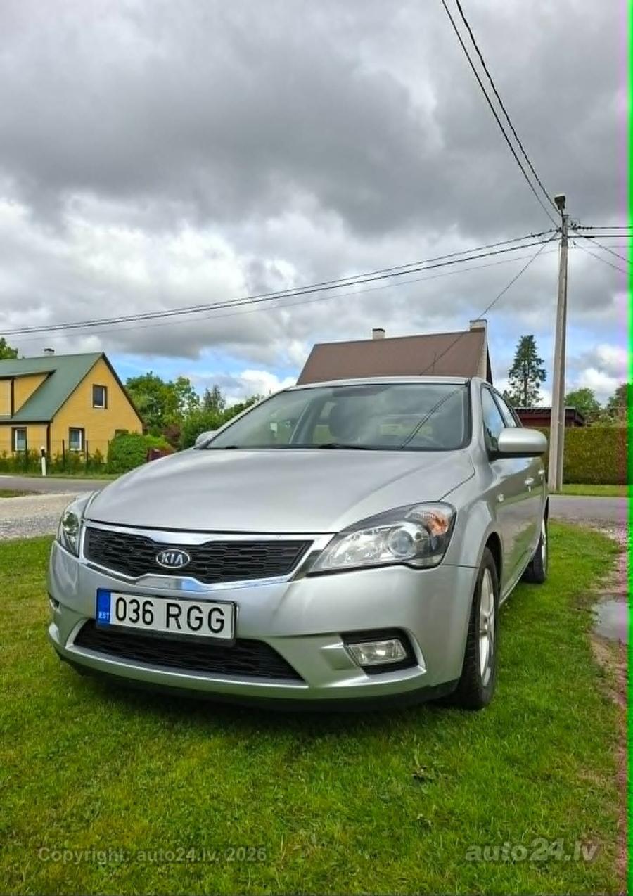 Grey Kia Ceed 2010 in Turi, with an engine capacity of 1.60 L and mileage of 294 thousand km for 2499 €, photo 4 on AUTOMOTO.COM.LV