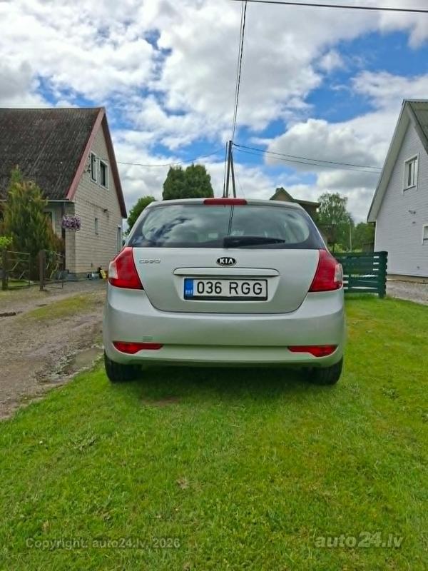 Pelēks Kia Ceed 2010 Tiri, ar dzinēja tilpumu 1.60 L un nobraukumu 294 tūkst. km par 2499 €, foto 5 vietnē AUTOMOTO.COM.LV