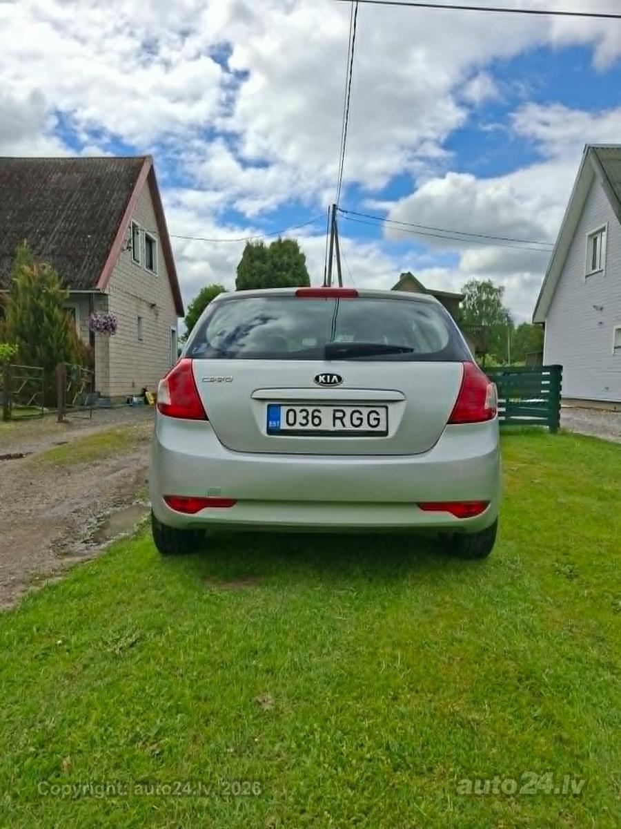 Grey Kia Ceed 2010 in Turi, with an engine capacity of 1.60 L and mileage of 294 thousand km for 2499 €, photo 6 on AUTOMOTO.COM.LV