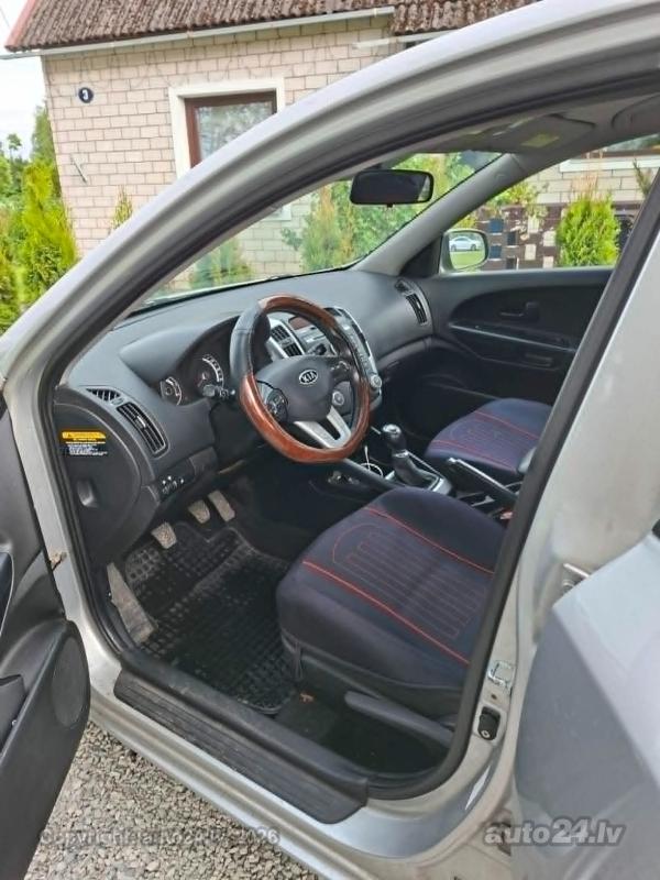 Pelēks Kia Ceed 2010 Tiri, ar dzinēja tilpumu 1.60 L un nobraukumu 294 tūkst. km par 2499 €, foto 7 vietnē AUTOMOTO.COM.LV