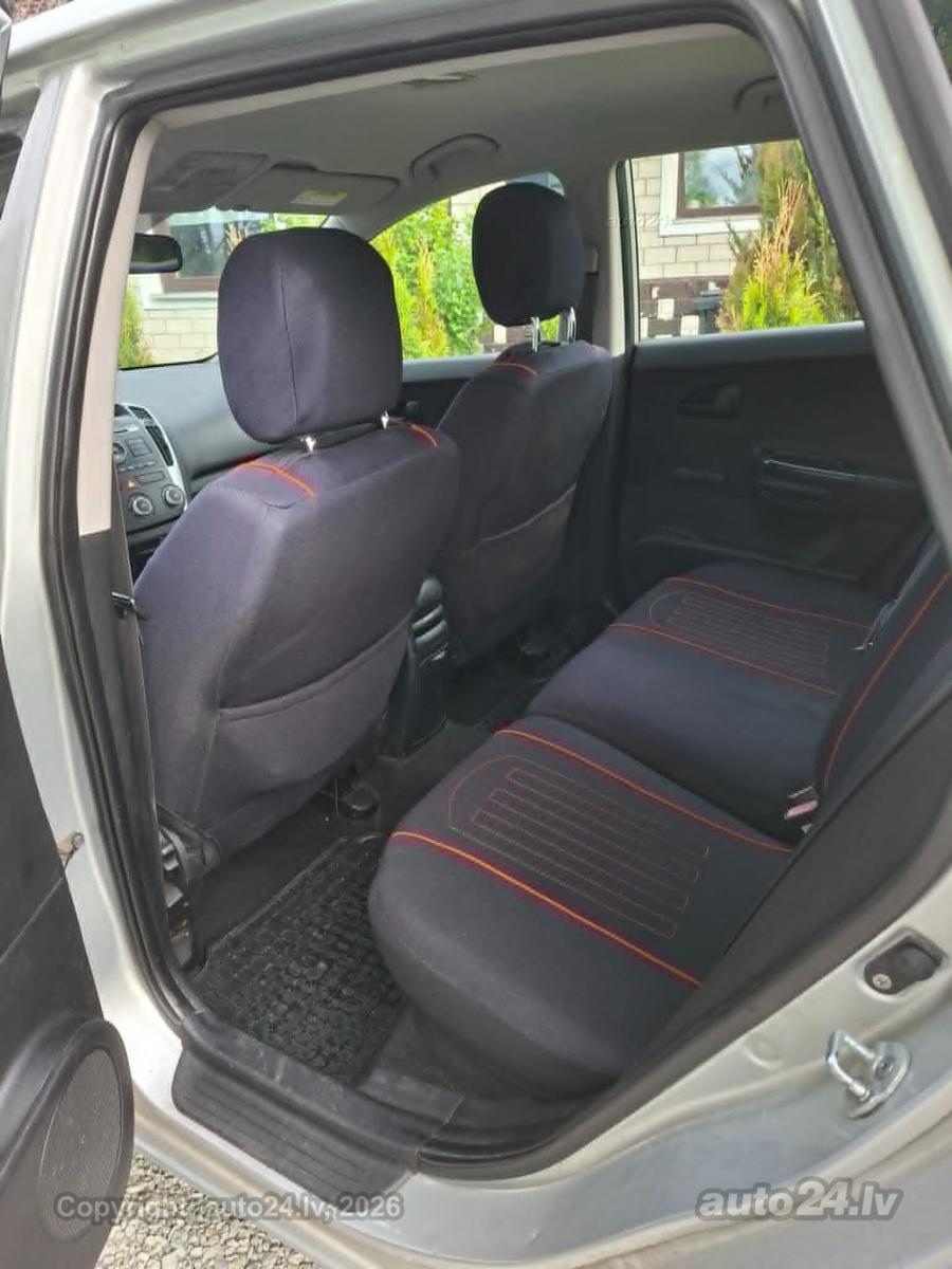 Grey Kia Ceed 2010 in Turi, with an engine capacity of 1.60 L and mileage of 294 thousand km for 2499 €, photo 9 on AUTOMOTO.COM.LV
