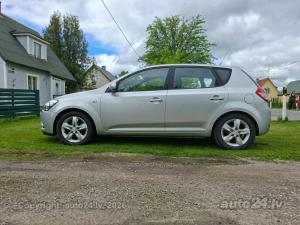 Grey Kia Ceed 2010 in Turi, with an engine capacity of 1.60 L and mileage of 294 thousand km for 2499 €, photo 12 on AUTOMOTO.COM.LV