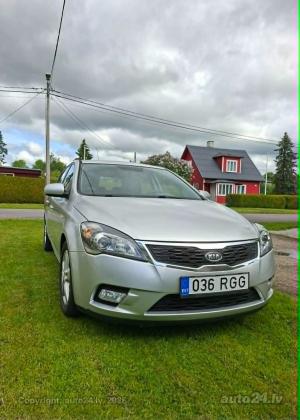 Grey Kia Ceed 2010 in Turi, with an engine capacity of 1.60 L and mileage of 294 thousand km for 2499 €, photo 14 on AUTOMOTO.COM.LV