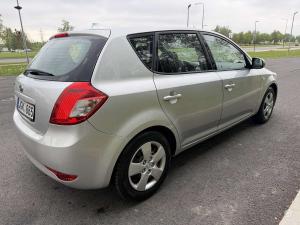 Pelēks Kia Ceed 2010 Kauņa, ar dzinēja tilpumu 1.40 L un nobraukumu 166 tūkst. km par 1700 €, foto 7 vietnē AUTOMOTO.COM.LV