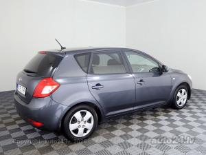 Pelēks Kia Ceed 2010 Tallina, ar dzinēja tilpumu 1.60 L un nobraukumu 169 tūkst. km par 1999 €, foto 4 vietnē AUTOMOTO.COM.LV