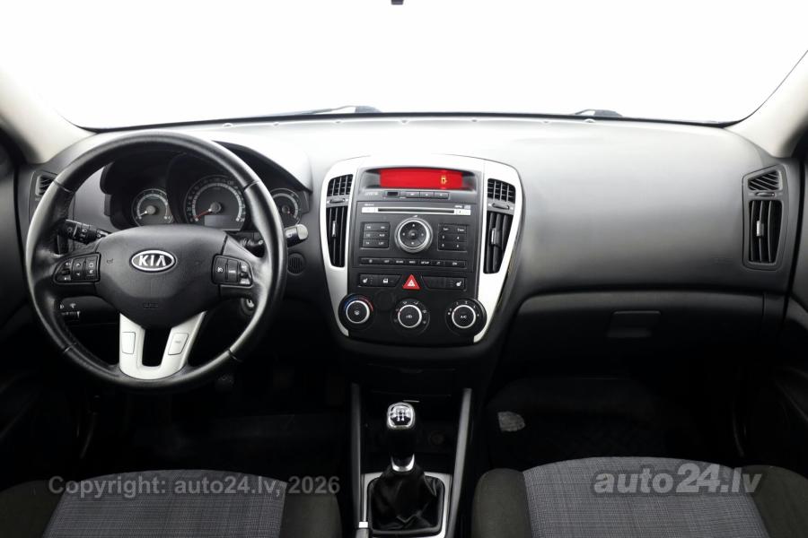 Pelēks Kia Ceed 2010 Tallina, ar dzinēja tilpumu 1.60 L un nobraukumu 169 tūkst. km par 1999 €, foto 6 vietnē AUTOMOTO.COM.LV