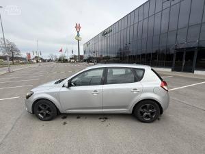 Grey Kia Ceed 2011 in Kaunas, with an engine capacity of 1.60 L and mileage of 294 thousand km for 2550 €, photo 4 on AUTOMOTO.COM.LV