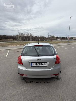 Grey Kia Ceed 2011 in Kaunas, with an engine capacity of 1.60 L and mileage of 294 thousand km for 2550 €, photo 5 on AUTOMOTO.COM.LV