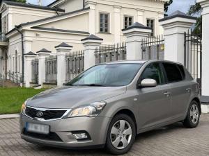 Pelēks Kia Ceed 2011 Viļņa, ar dzinēja tilpumu 1.58 L un nobraukumu 286 tūkst. km par 1650 €, foto  vietnē AUTOMOTO.COM.LV