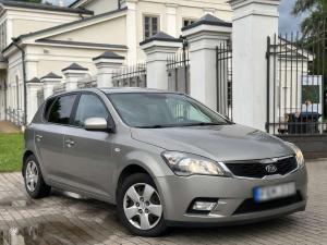 Pelēks Kia Ceed 2011 Viļņa, ar dzinēja tilpumu 1.58 L un nobraukumu 286 tūkst. km par 1650 €, foto 4 vietnē AUTOMOTO.COM.LV