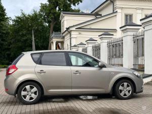 Pelēks Kia Ceed 2011 Viļņa, ar dzinēja tilpumu 1.58 L un nobraukumu 286 tūkst. km par 1650 €, foto 5 vietnē AUTOMOTO.COM.LV