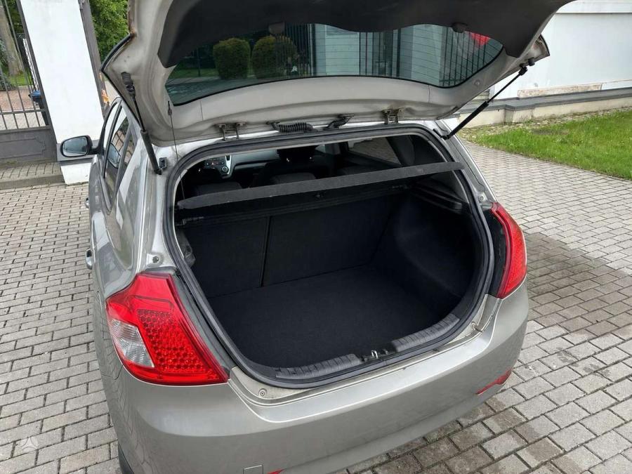 Pelēks Kia Ceed 2011 Viļņa, ar dzinēja tilpumu 1.58 L un nobraukumu 286 tūkst. km par 1650 €, foto 8 vietnē AUTOMOTO.COM.LV