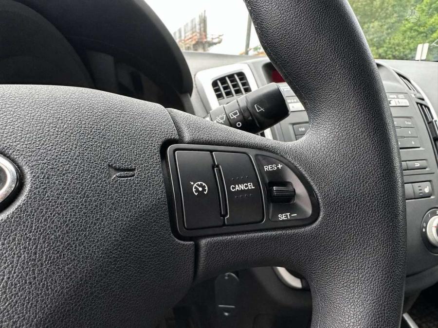 Pelēks Kia Ceed 2011 Viļņa, ar dzinēja tilpumu 1.58 L un nobraukumu 286 tūkst. km par 1650 €, foto 18 vietnē AUTOMOTO.COM.LV