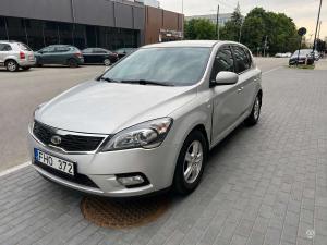 Grey Kia Ceed 2011 in Vilnius, with an engine capacity of 1.58 L and mileage of 234 thousand km for 1450 €, photo 4 on AUTOMOTO.COM.LV