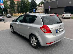 Grey Kia Ceed 2011 in Vilnius, with an engine capacity of 1.58 L and mileage of 234 thousand km for 1450 €, photo 6 on AUTOMOTO.COM.LV