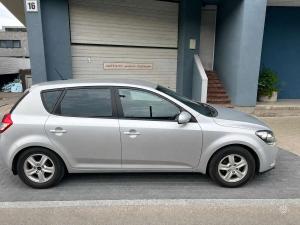 Grey Kia Ceed 2011 in Vilnius, with an engine capacity of 1.58 L and mileage of 234 thousand km for 1450 €, photo 9 on AUTOMOTO.COM.LV