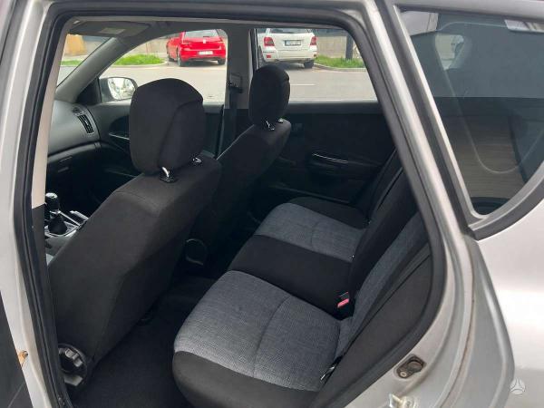Pelēks Kia Ceed 2011 Viļņa, ar dzinēja tilpumu 1.58 L un nobraukumu 234 tūkst. km par 1450 €, foto 10 vietnē AUTOMOTO.COM.LV