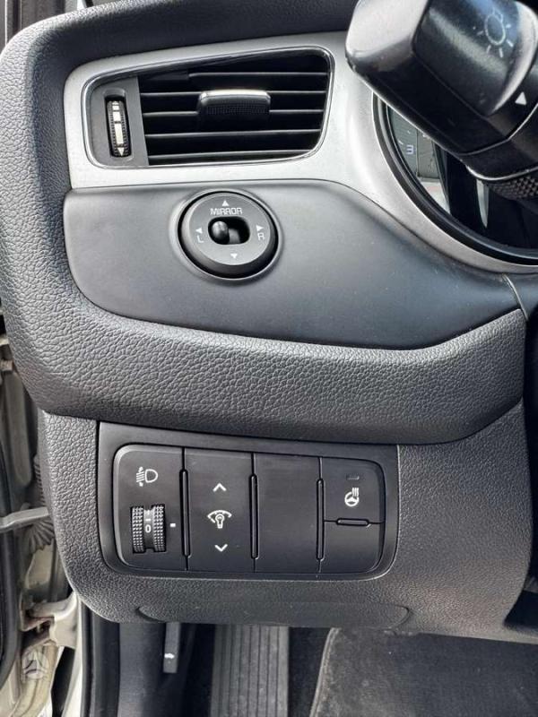 Grey Kia Ceed 2012 in Kaunas, with an engine capacity of 1.40 L and mileage of 172 thousand km for 4000 €, photo 11 on AUTOMOTO.COM.LV