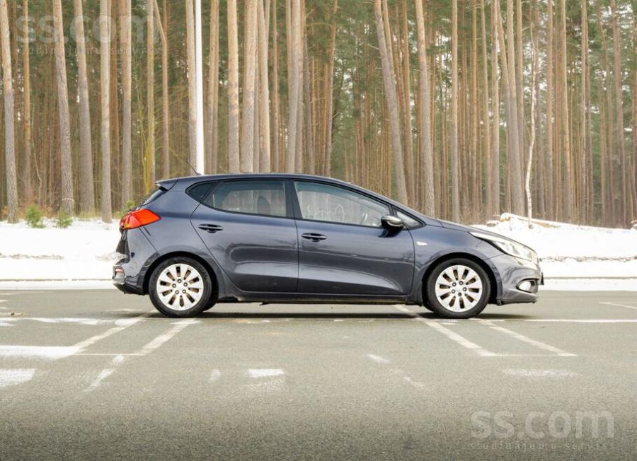 Pelēks Kia Ceed 2012 Rīga, ar dzinēja tilpumu 1.40 L un nobraukumu 290 tūkst. km par 3990 €, foto 9 vietnē AUTOMOTO.COM.LV
