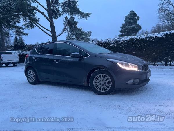 Pelēks Kia Ceed 2012 Rapla, ar dzinēja tilpumu 1.60 L un nobraukumu 212 tūkst. km par 3500 €, foto 6 vietnē AUTOMOTO.COM.LV