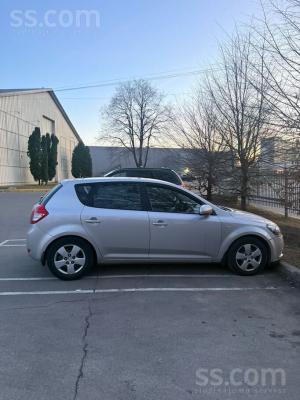 Grey Kia Ceed 2012 in Riga, with an engine capacity of 1.60 L and mileage of 244 thousand km for 2300 €, photo  on AUTOMOTO.COM.LV