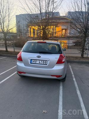 Grey Kia Ceed 2012 in Riga, with an engine capacity of 1.60 L and mileage of 244 thousand km for 2300 €, photo 4 on AUTOMOTO.COM.LV
